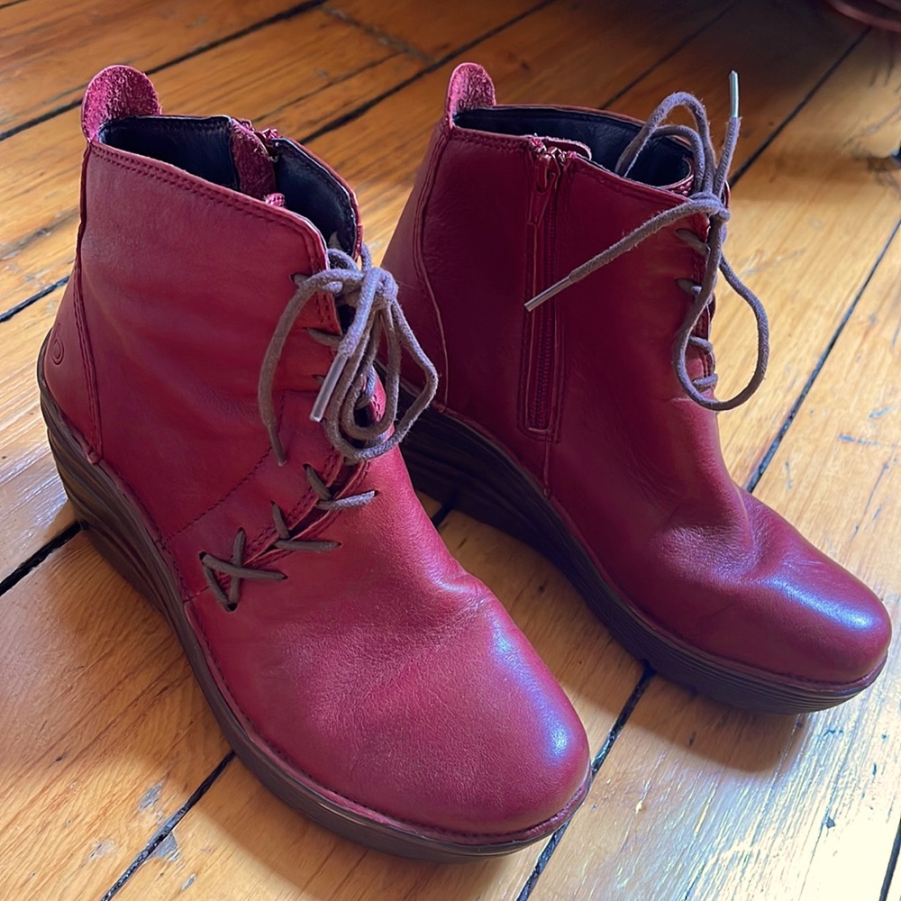 Gorgeous Burgundy Red Leather Wedge Ankle Boots - Gem